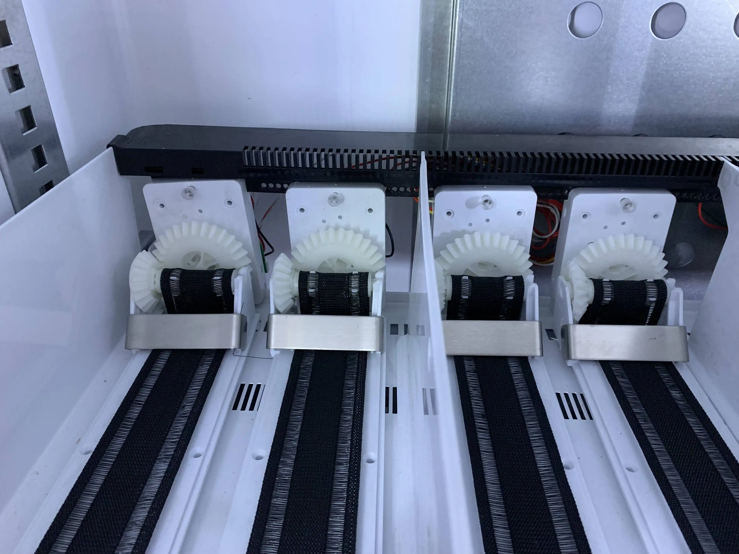 Whole Trays With Separator Conveyors Belt Motor for Snacks and Drinks ...