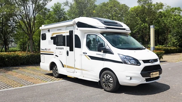 Well Equipped Modern Limousine Car Rv Camper Caravans Rear Vertical Bed ...