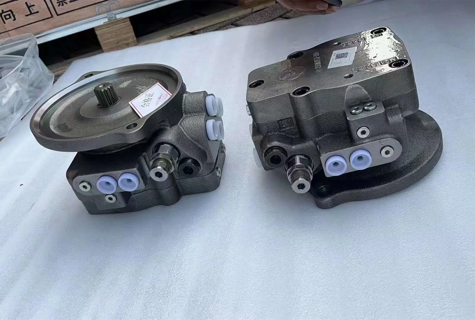 두산 DX55 DX60 스윙 모터 JMF43 K1026305B 사니 SY55 SY60 스윙 장치| Alibaba.com