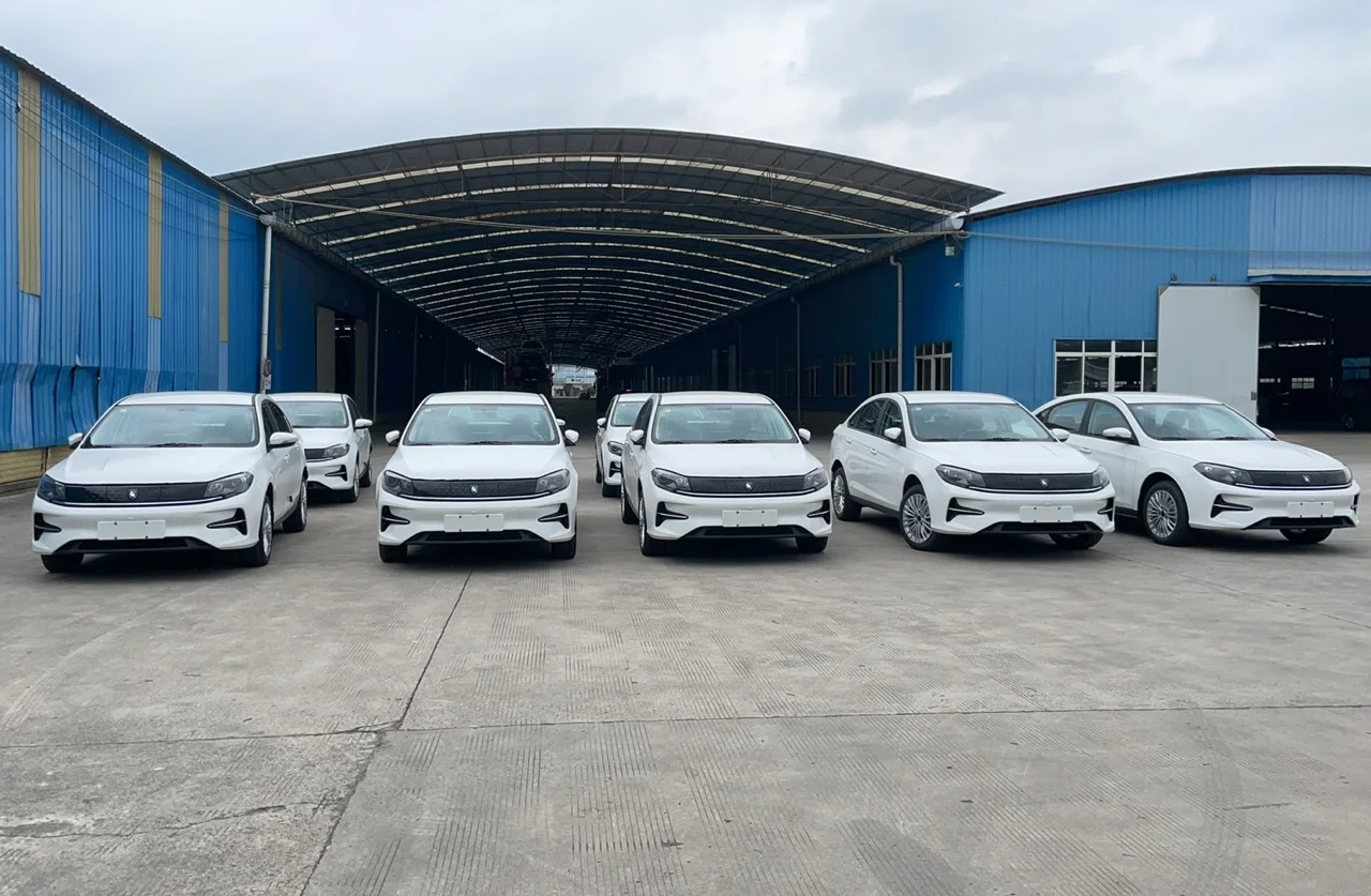 Dongfeng M5 Luxury Electric Mpv/ev Vehicle New Cheap 4-wheel Electric Car Factory Direct China ...