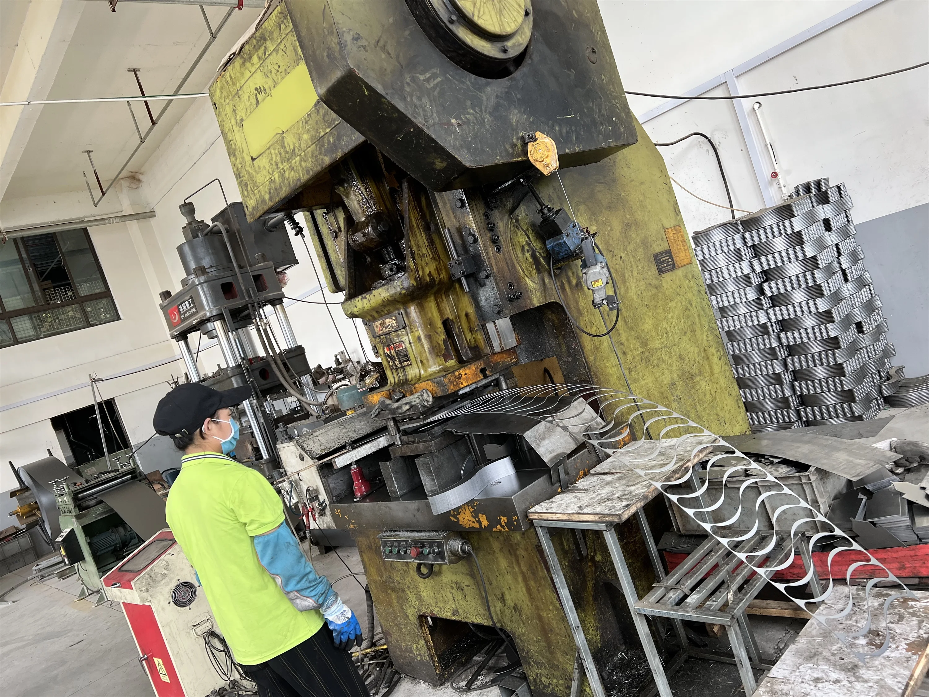 Ceiling Mounted Roof Access Retractable Folding Zip Step Attic Ladders