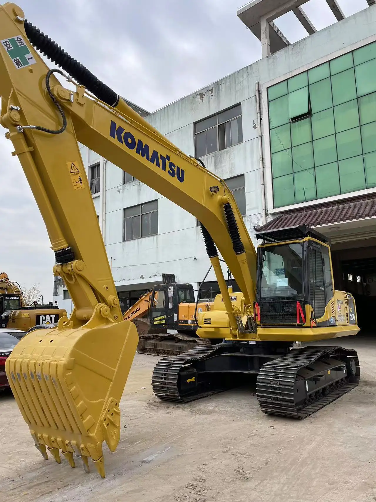 Used Komatsu Pc200 Excavator,Komatsu Pc200-8 Pc200-7 Pc220 Pc240 ...