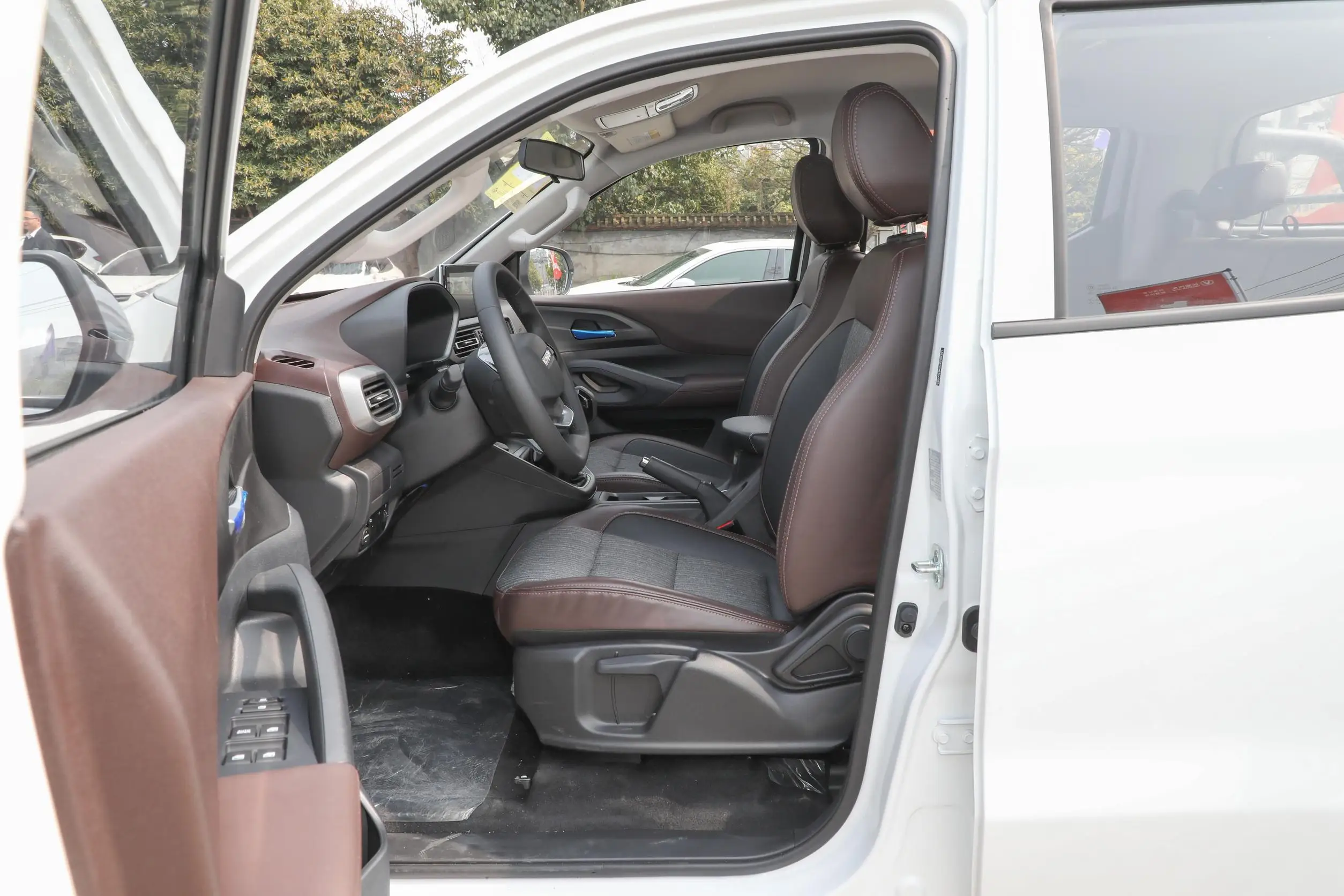 Changan Mini Truck 2023 - Versatile and Efficient Pickup