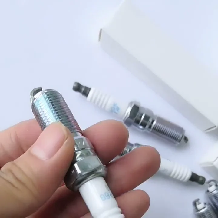 Car 2.0l Petrol Spark Plug Lr025605 Lr123892 Gl0431 For Land Rover ...