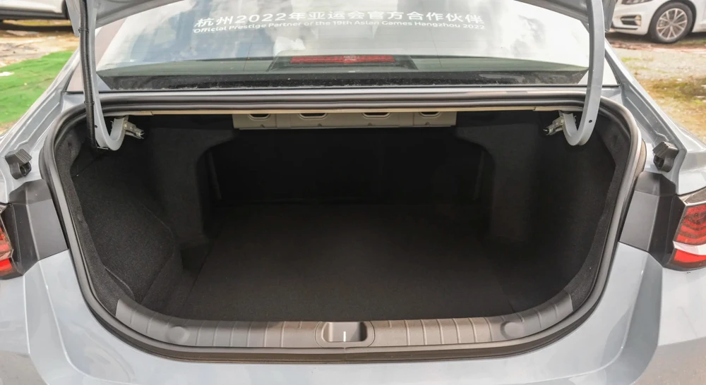 Geely Emgrand L Hip 2024 1.5td-dht Pro 100km Endurance Plug-in Hybrid ...