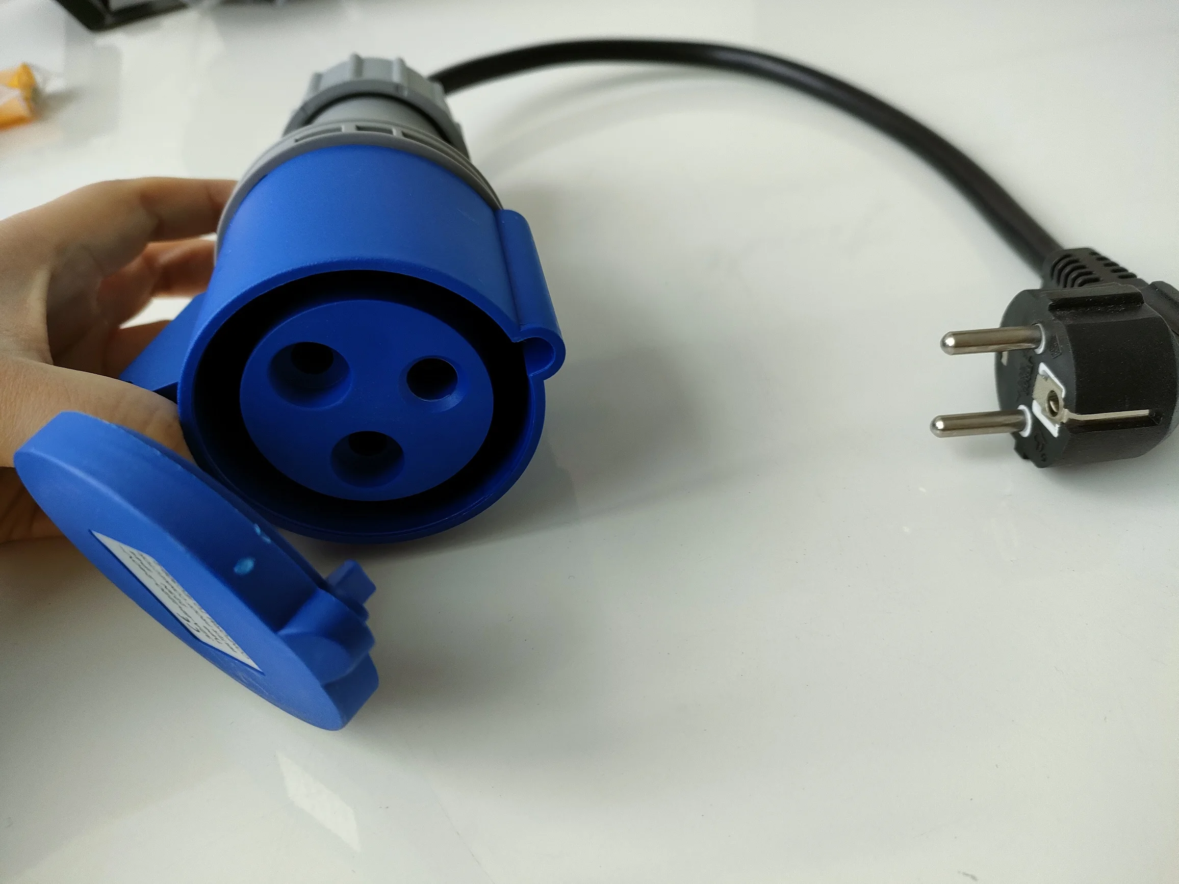 32A Blue CEE to 16A Schuko EU Plug Adapter - Reliable & Durable