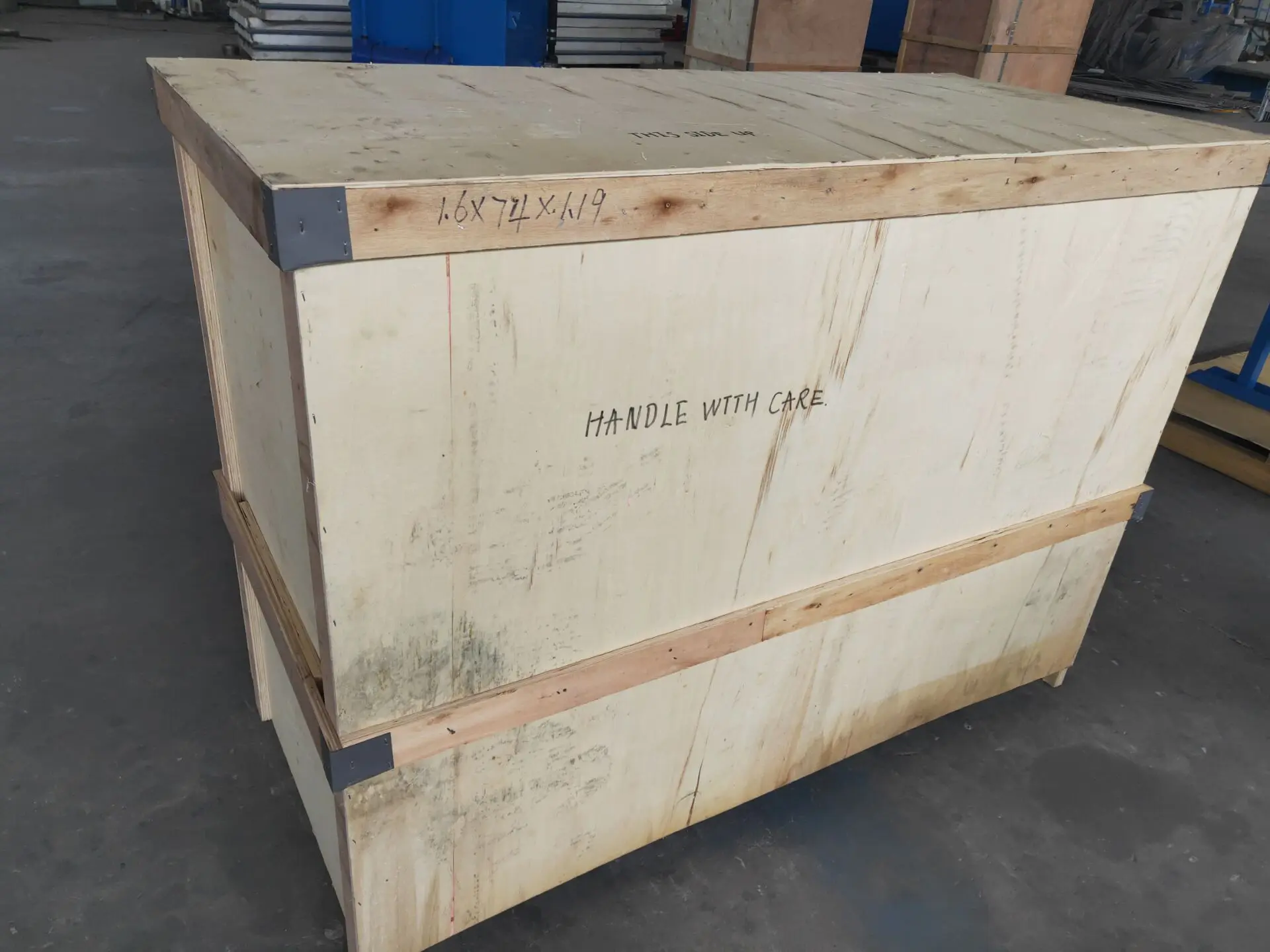 Automatic Radiator Plastic Tank Crimping Machine For Water Chamber ...