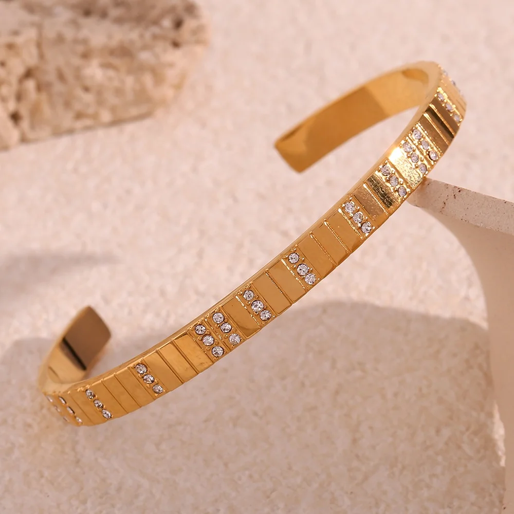 Dreamshow Roman Open Design Engraved Zircon Cuff Bangle