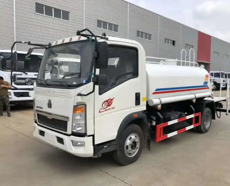 Small Type 4x2 Sinotruk Howo Water Tanker Truck 5 Cubic Meters 5000 ...