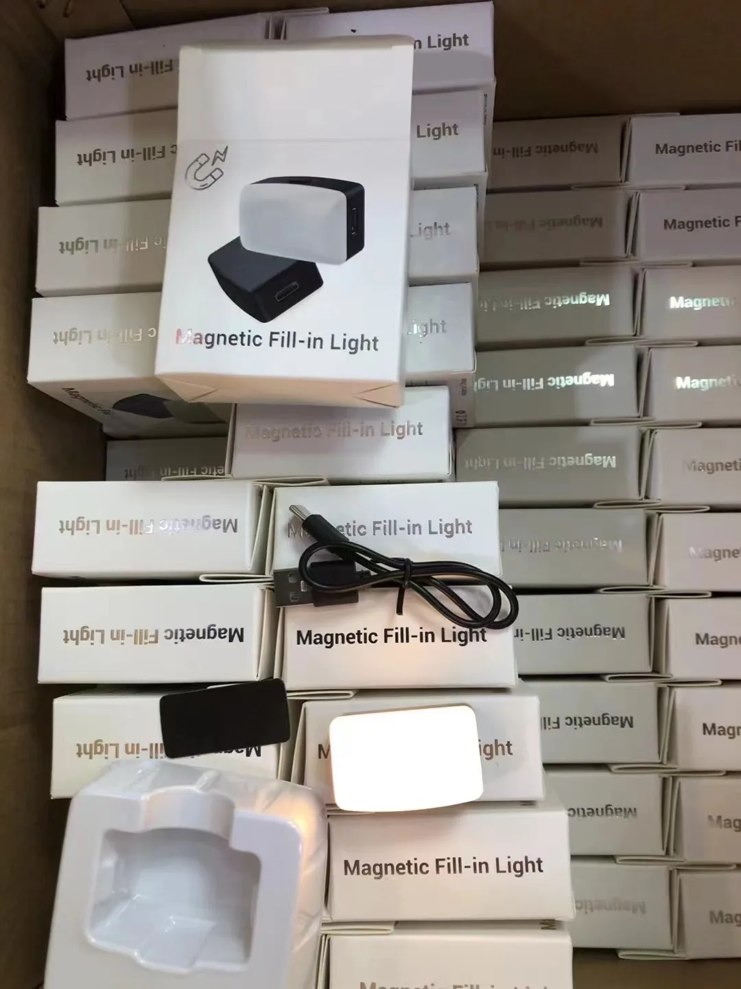 C05 3000-9000k Portable Mini Led Light Magnetic Selfie Light For Mobile ...