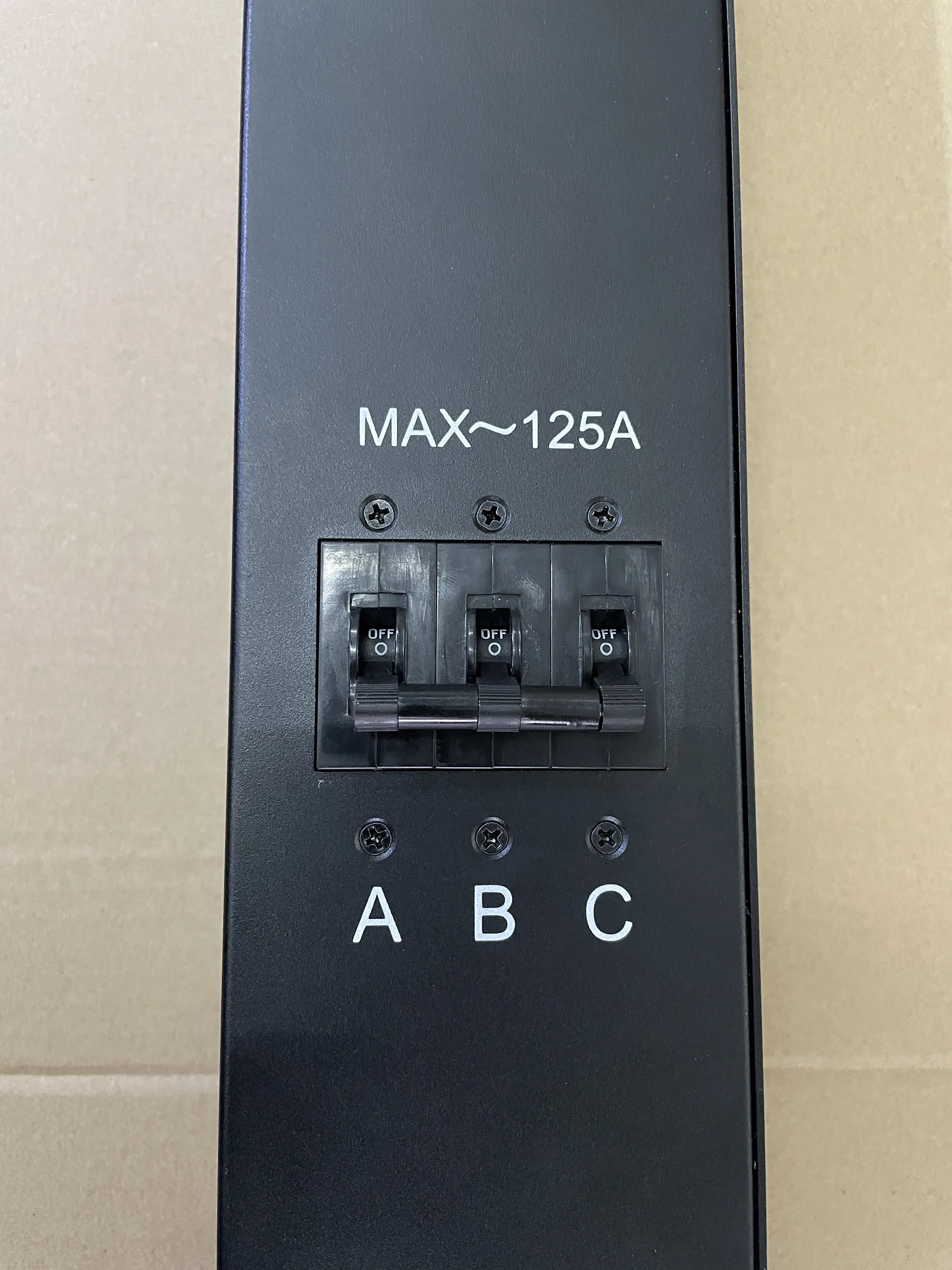 208V/415V 3phase 100A 125A Power Distribution Unit 24 connectors 90KW ...