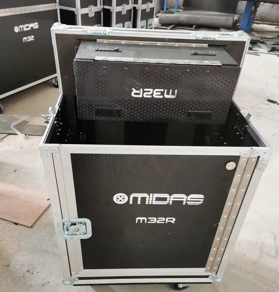 M32R Flight Case - Durable & Customizable DJ Road Case