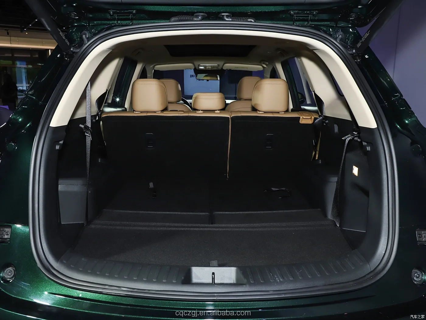 SERES DFSK E5 PLUS Hybrid SUV - 1300KM Range & Comfort