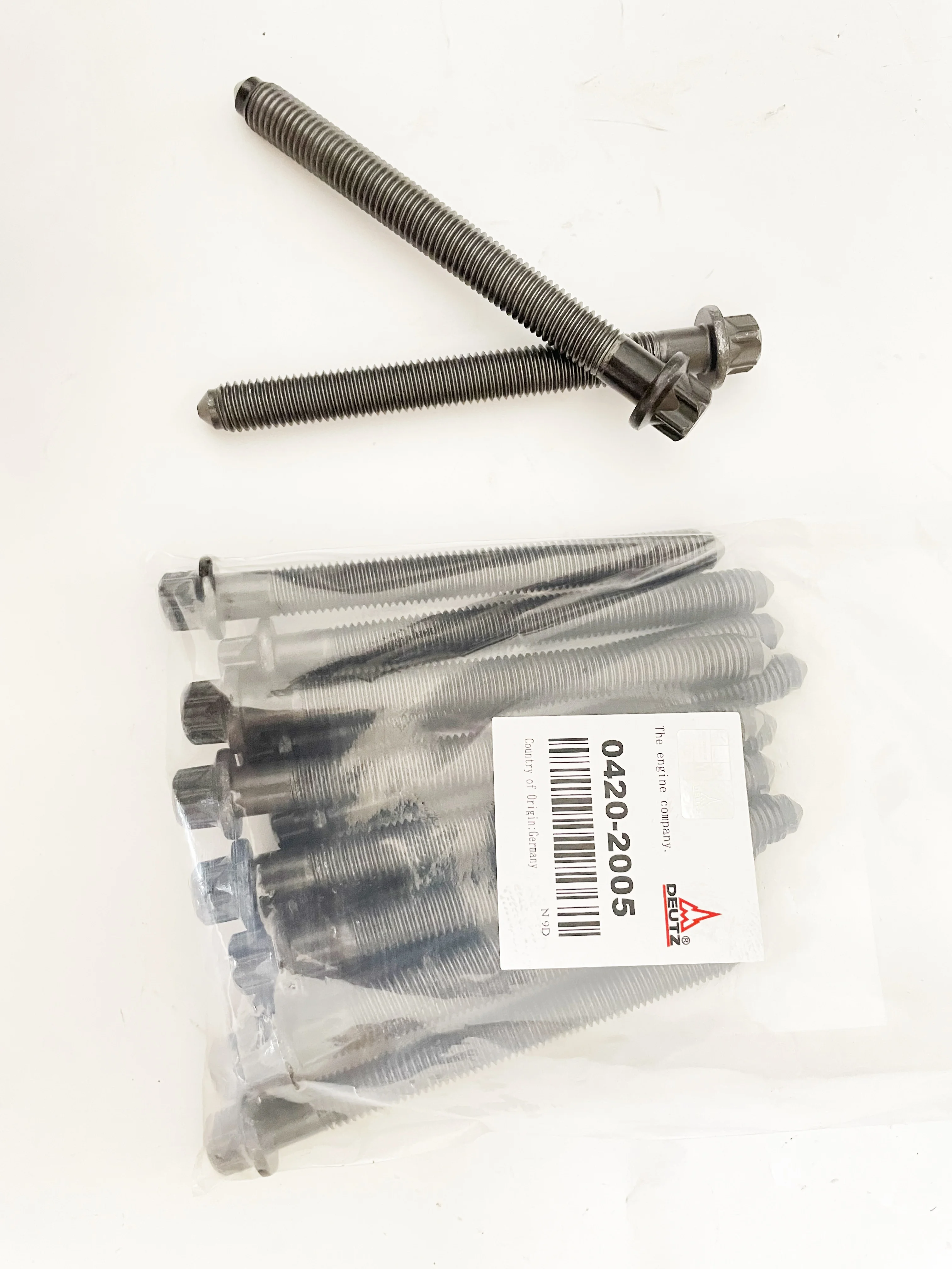 Cast Iron Deutz Bf6m1013 Cylinder Head Bolt 04202005 - Buy 04202005 ...