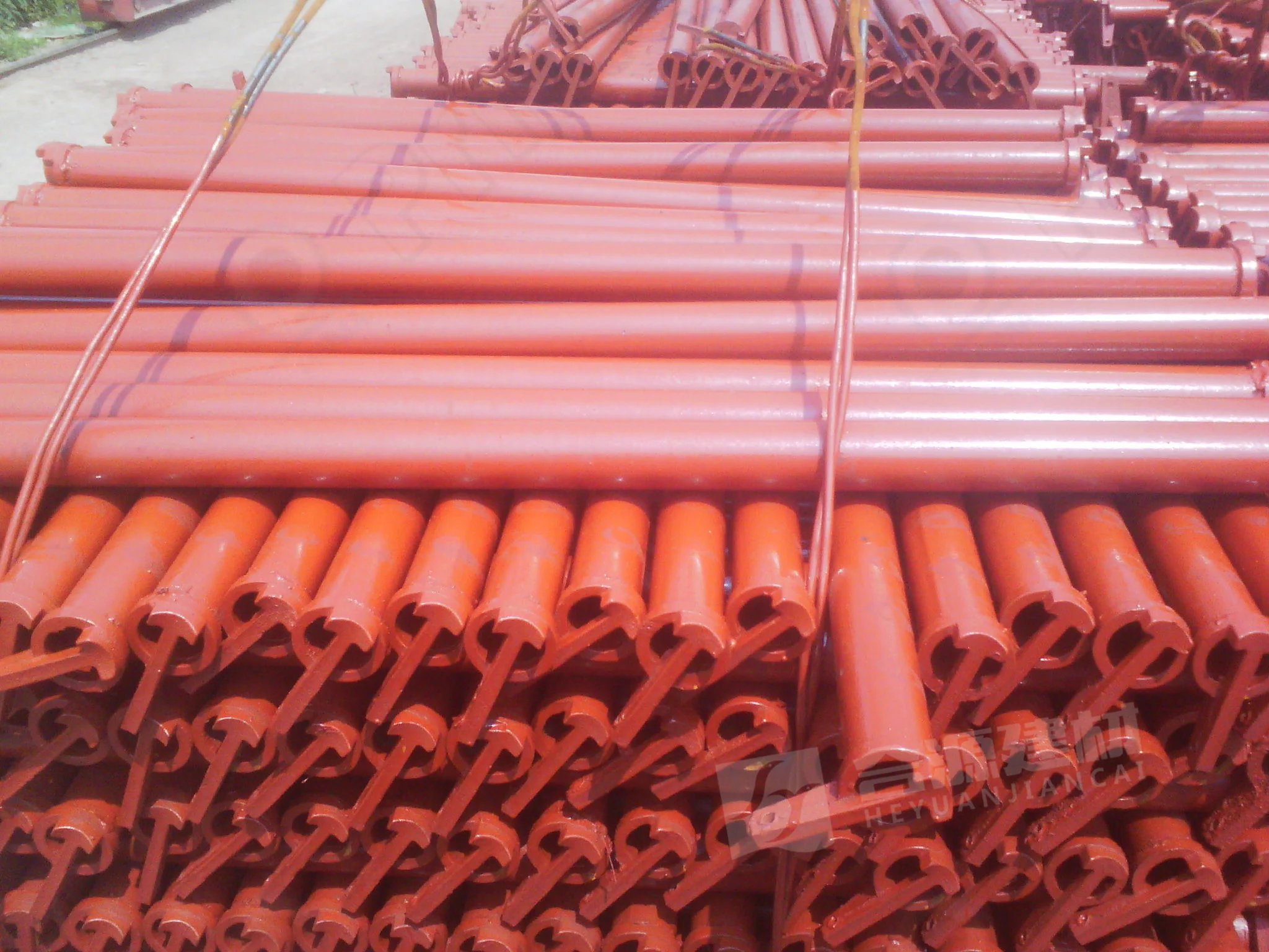 H Frame Standard Construction Site Scaffolding - Durable & Easy to Assemble