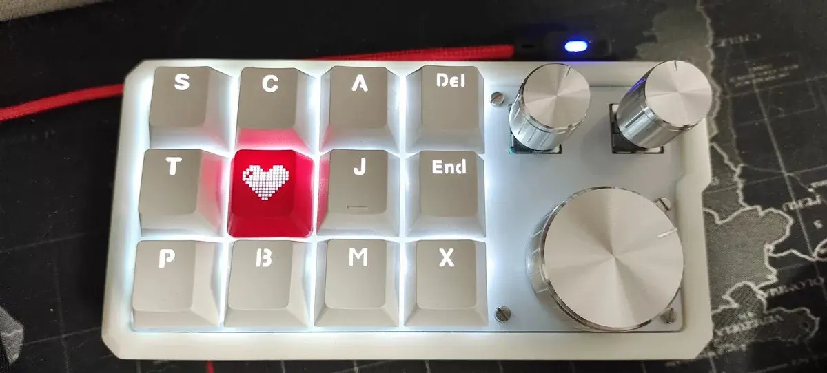 Mini Shortcut Keypad with Mechanical Switches & RGB Backlight