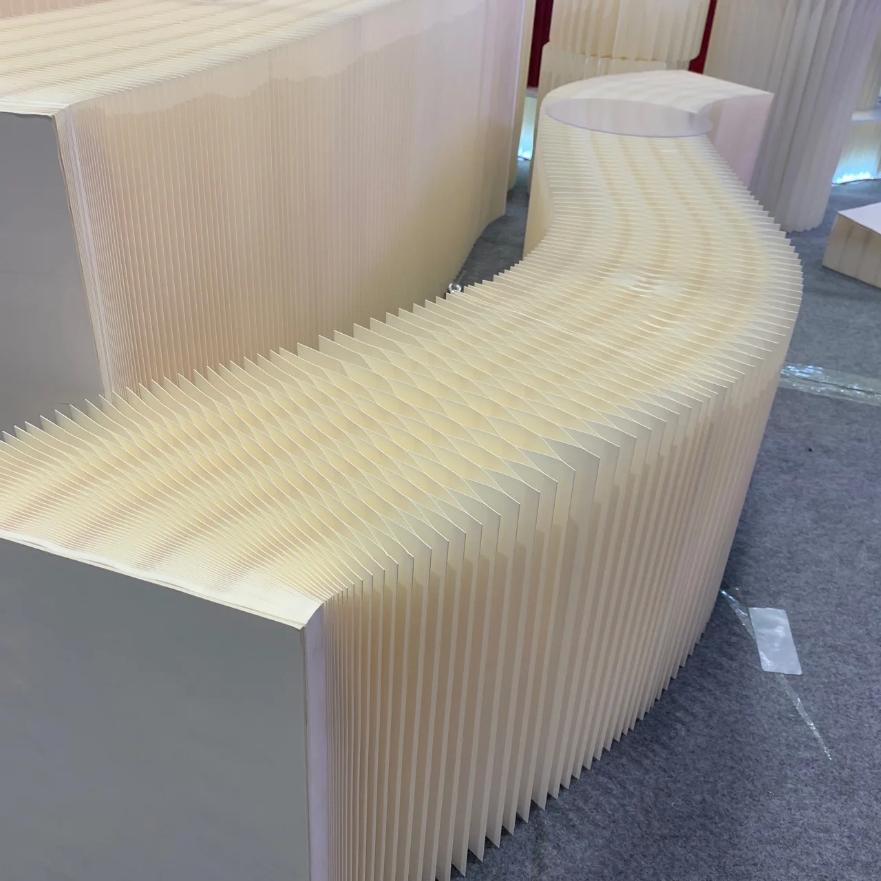 Folding Honeycomb Paper Display Stands for Weddings & Events