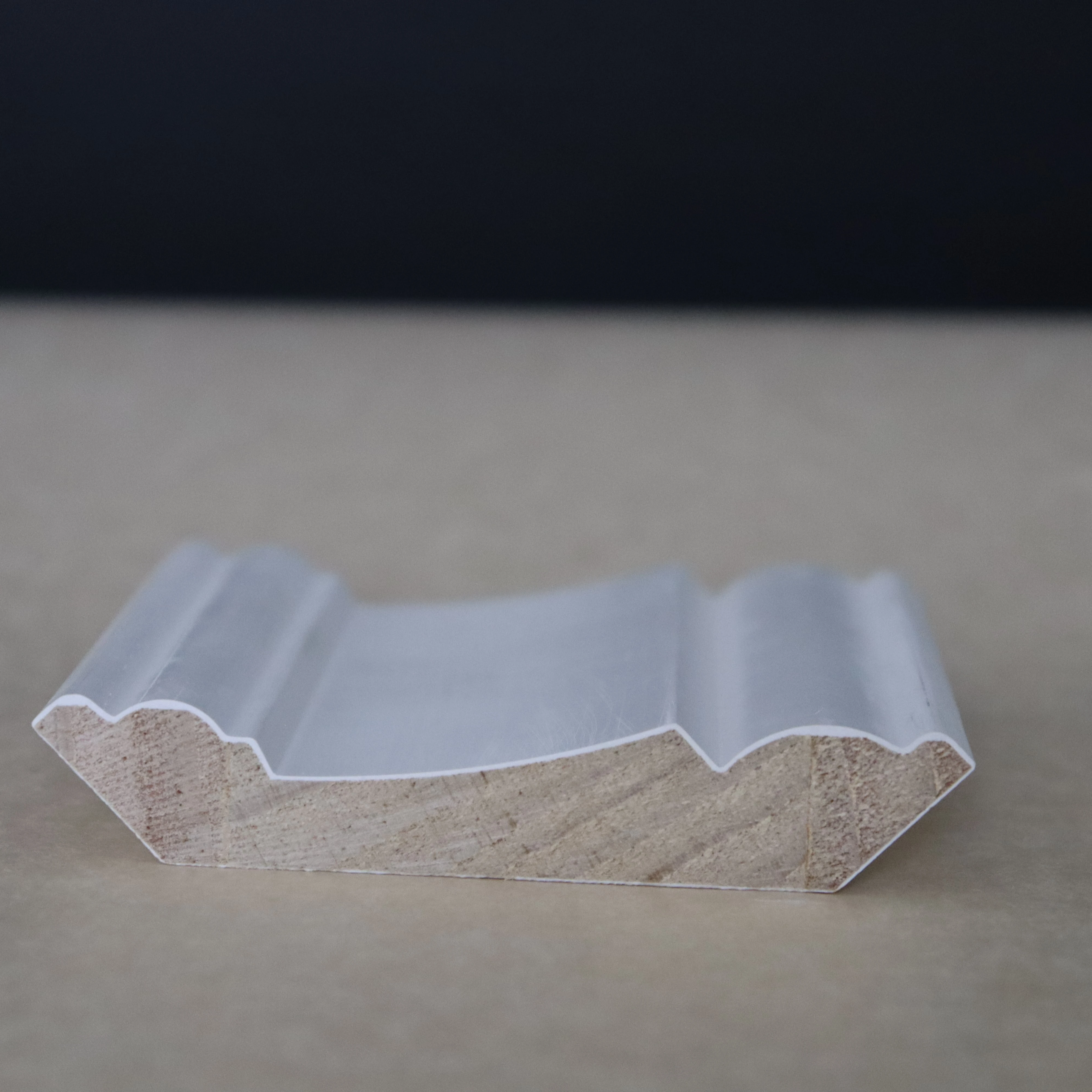 White Gesso Primed Mdf Skirting Moulding Mdf Board Pvc Crown Moulding ...