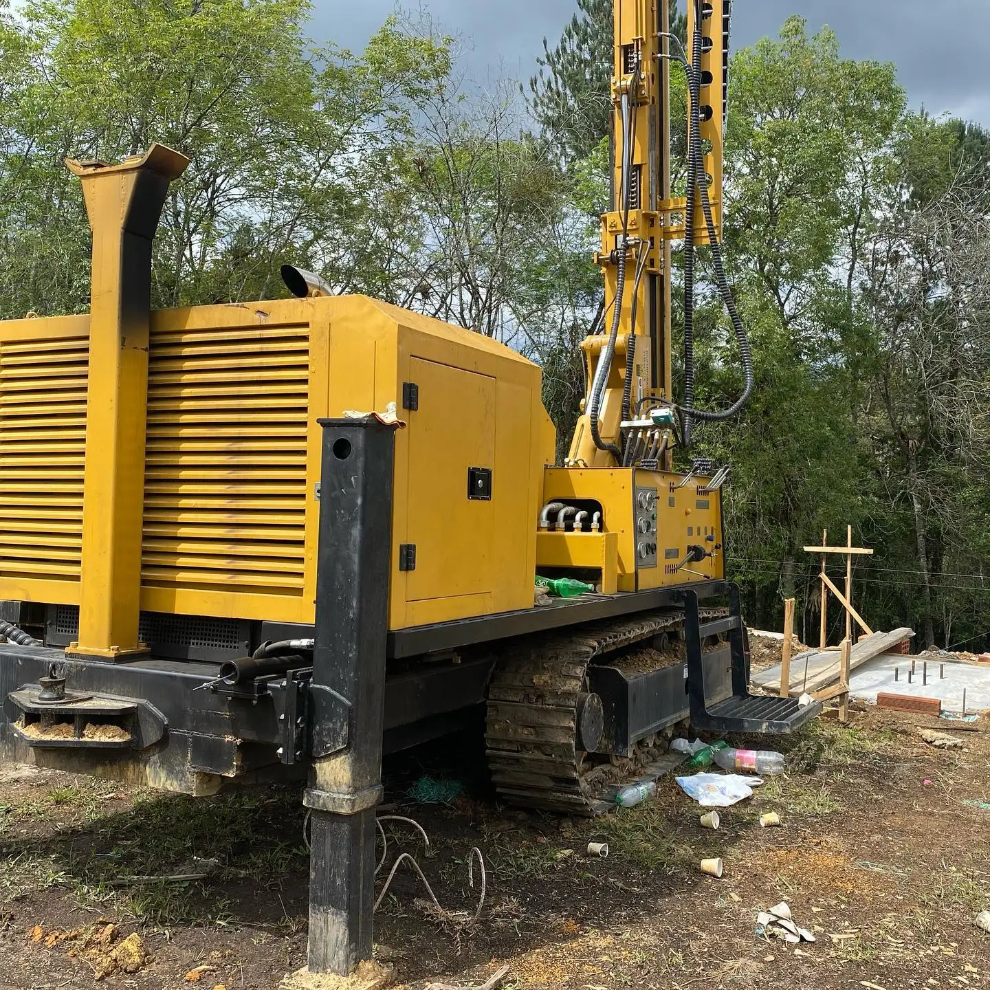 Crawler Rotary Drilling Rig With 20m Piling Depth 400m Bore Depth - Buy ...