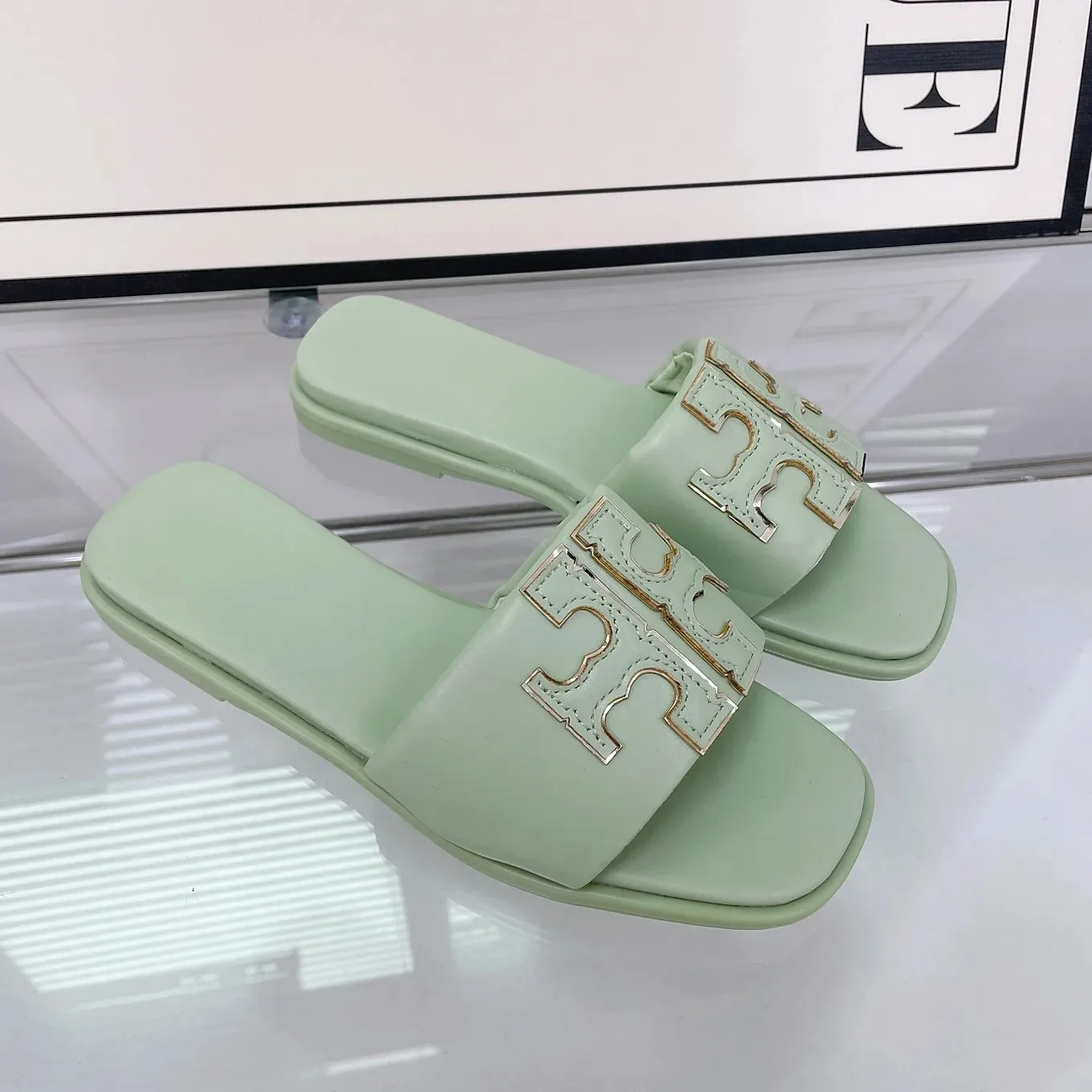 Women's New Designer Famous Slippers Hot Sell Designer Sandals Slides ...