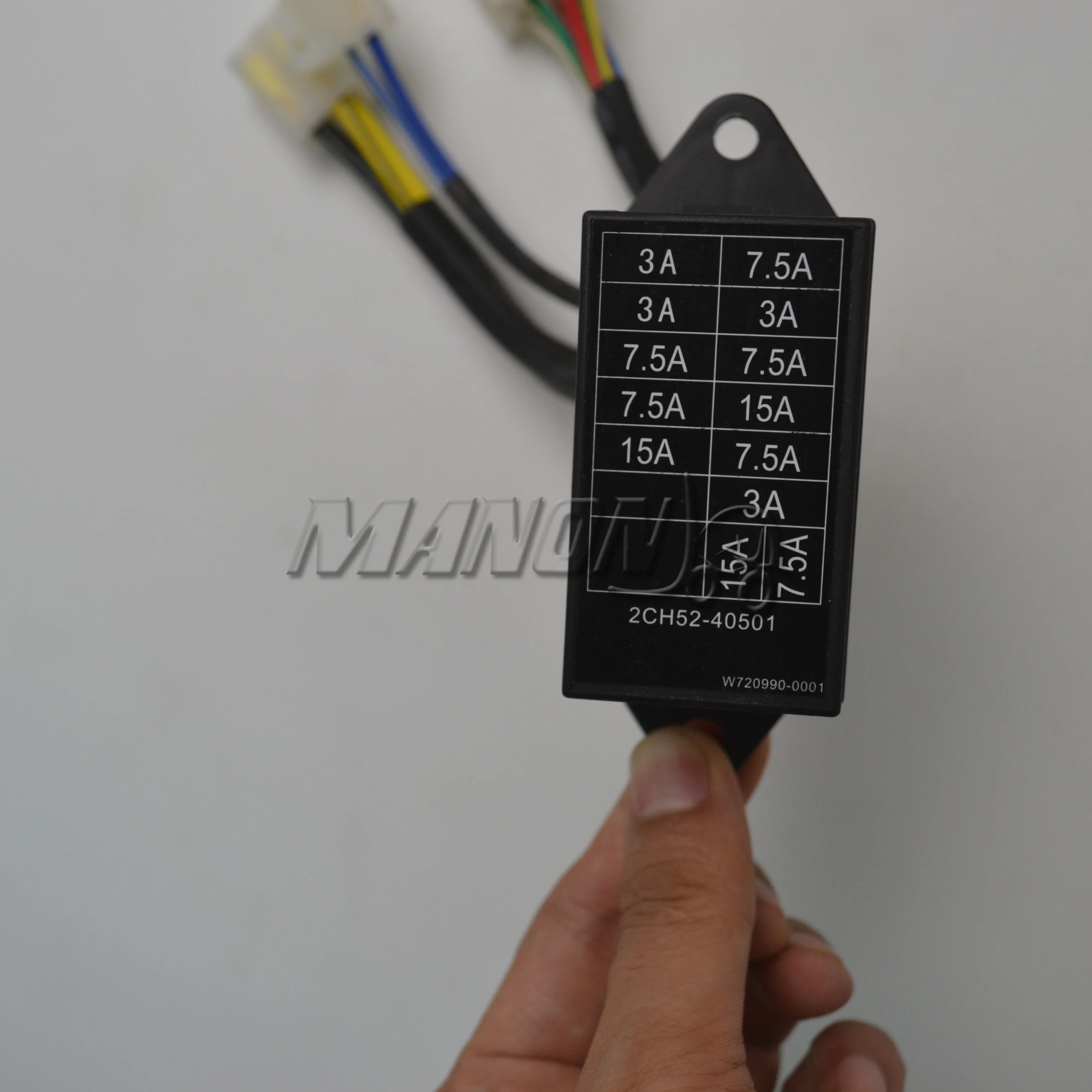 MANON Forklift Parts - BOX FUSE 22N52-42102 FD20/25/30T3A