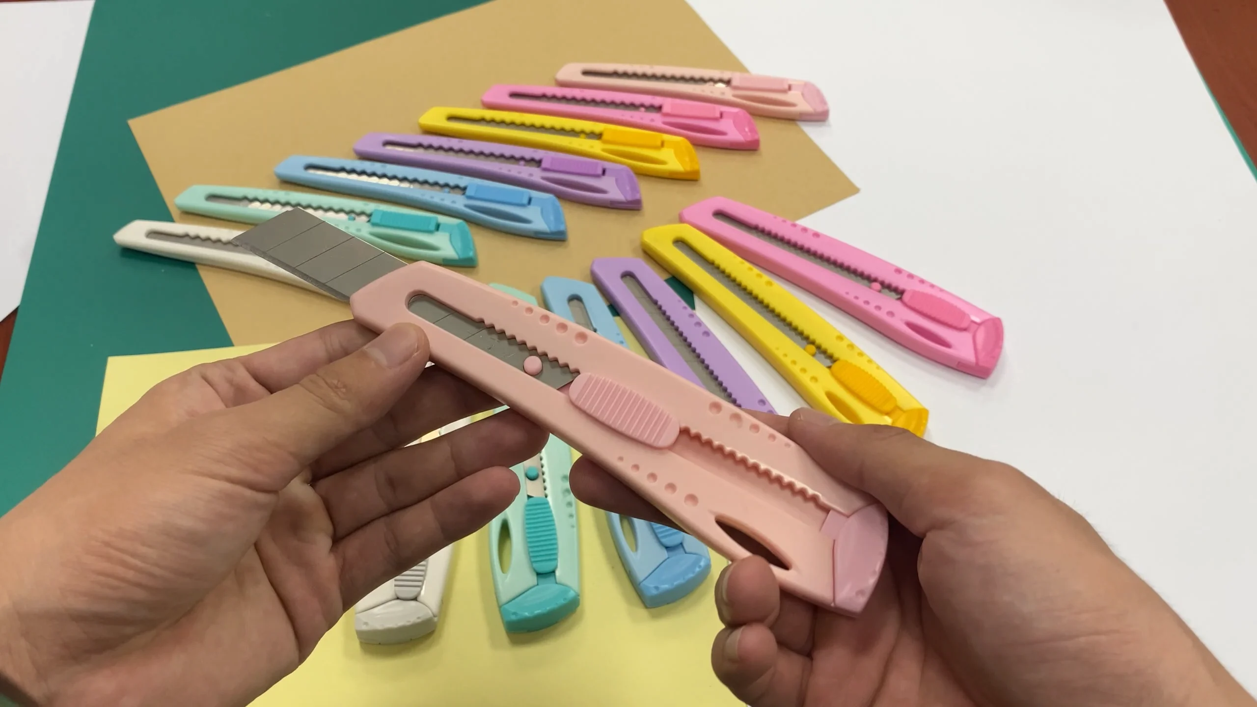 Whole Abs Plastic Utility Box Cutter Blade Knife For Cutting Aluminum ...