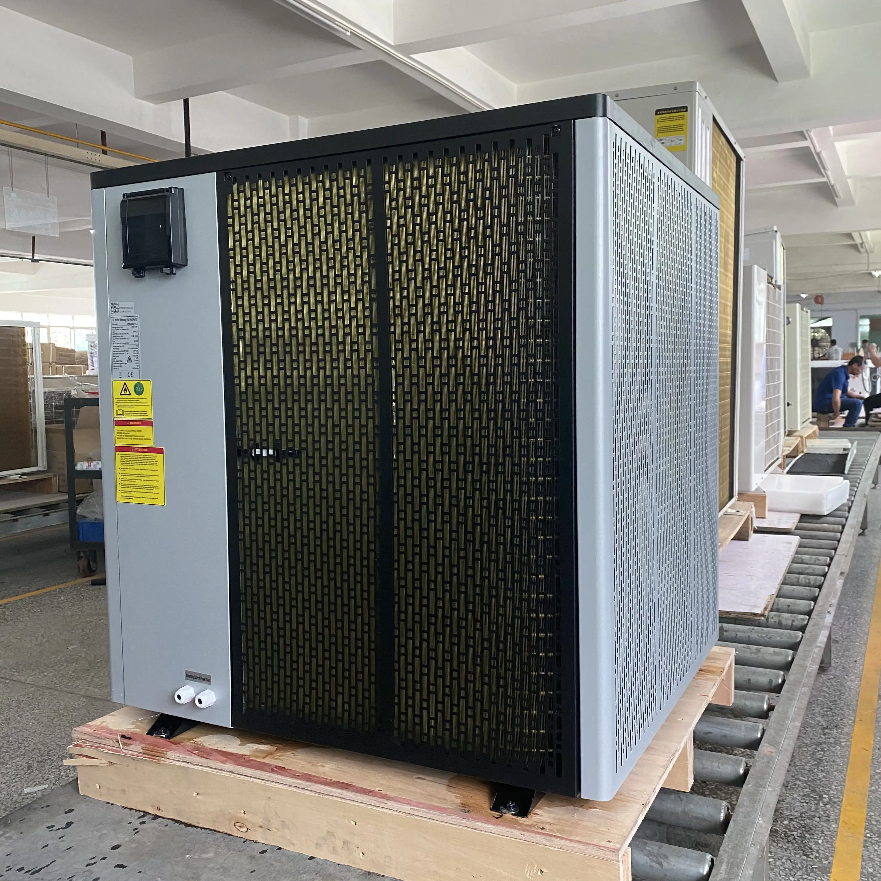 Wholesale Piscine Casing 28kw DC Inverter Pool Chiller Heat Pump with Wifi