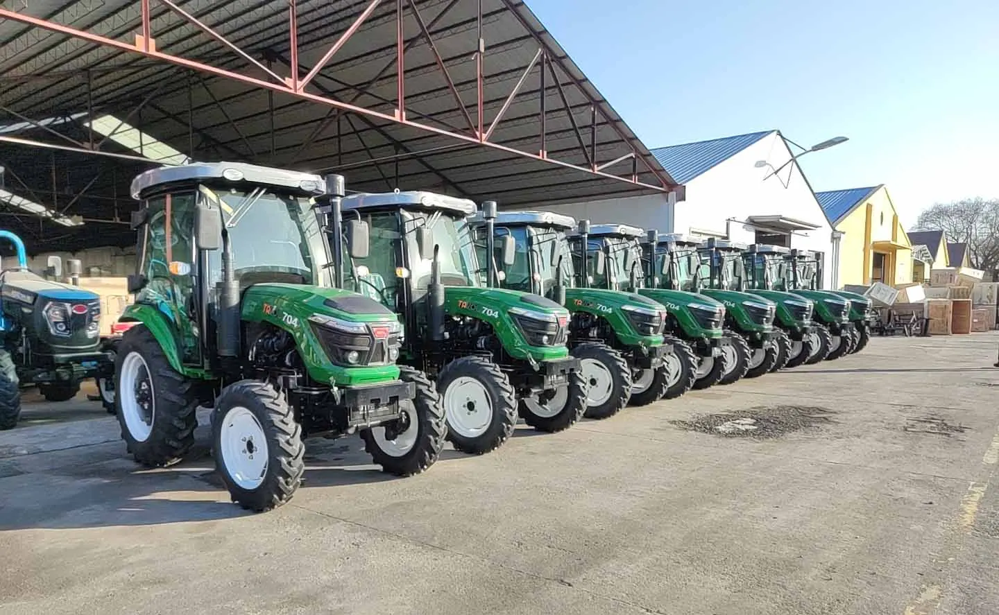 China Tavol 704 Tractor Matched Agricultural Farm Tractor With Cabin ...