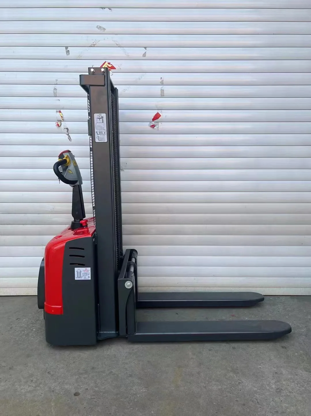 Muduo Electric Stacker - High Efficiency Pallet Handling