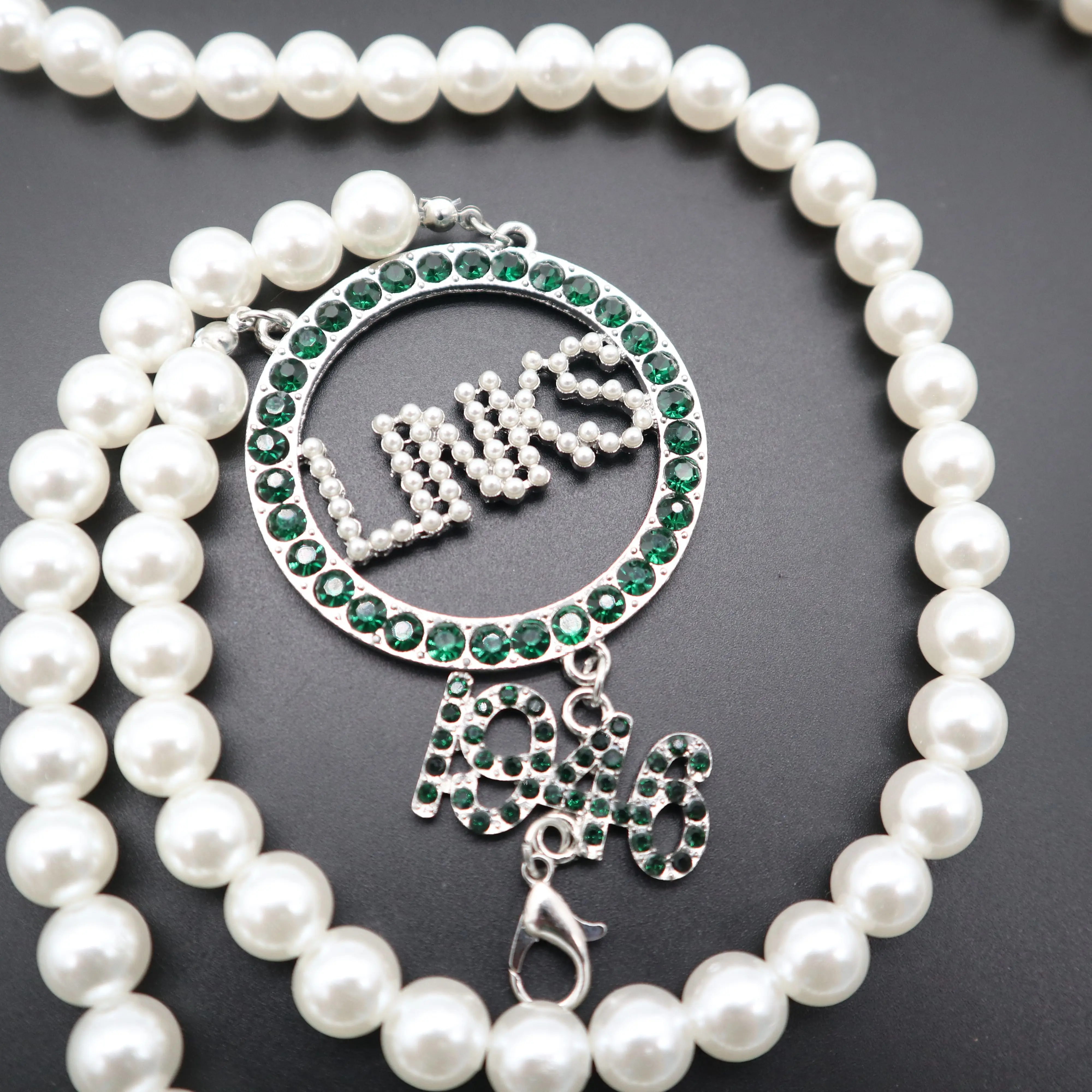 Emerald Rhinestone Keychain Green Diamond Links Incorporated Sorority ...