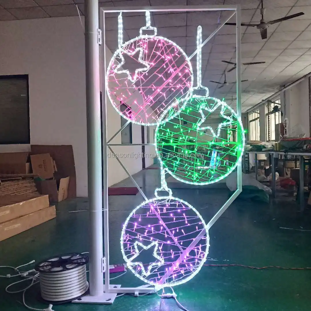 Christmas Decoration Bauble 2d Led Pole Mounted Street Motifs Lights ...
