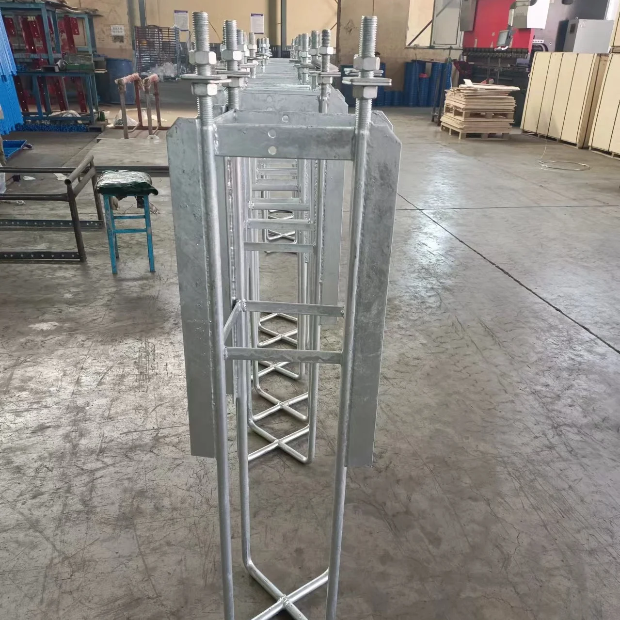 China Mild Steel Rag Bolts With Nuts Hot-dip Galvanised High Quality ...