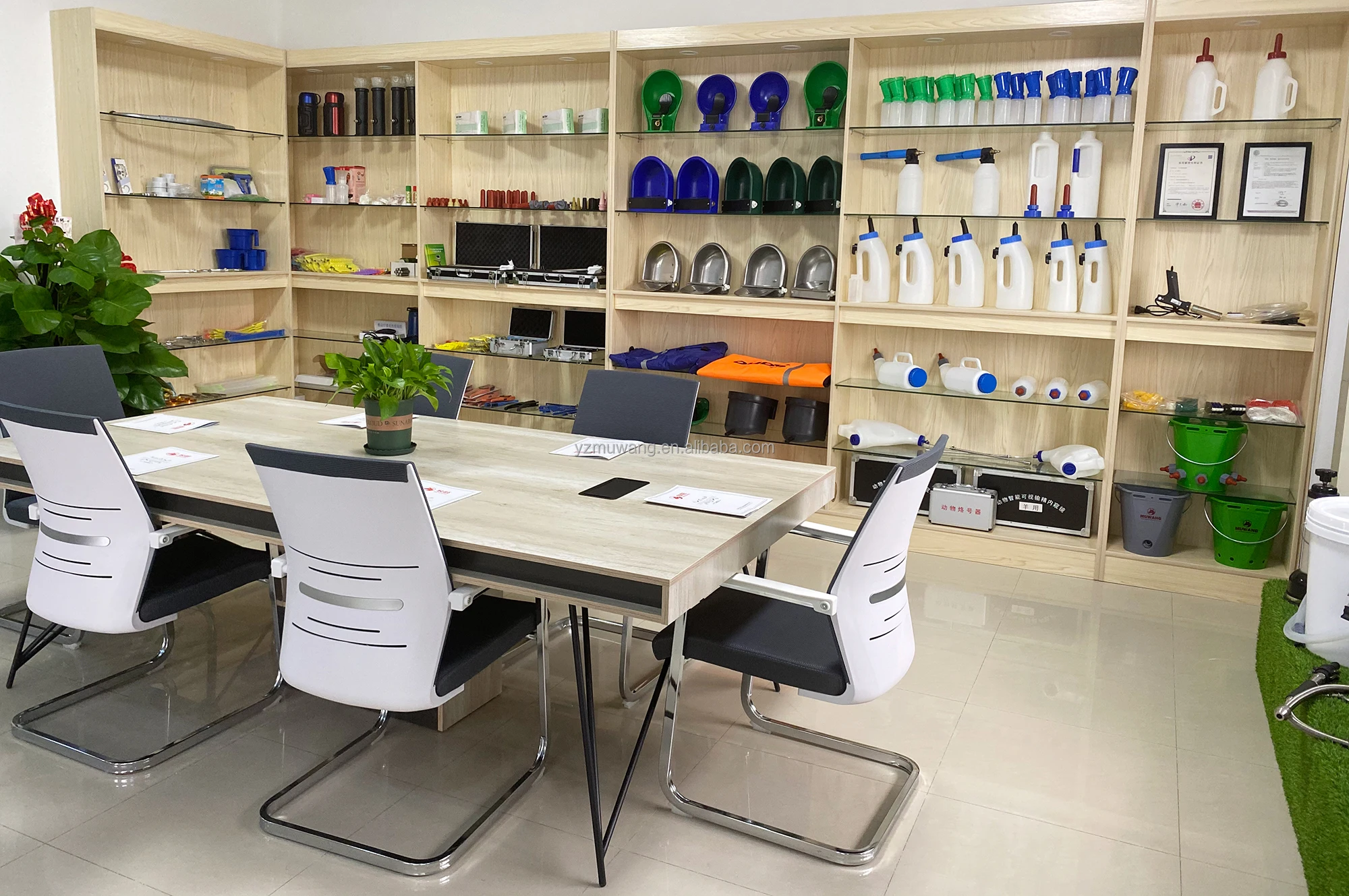 MUWANG Adjustable Cow Anti-Kicking Stick - Safe & Effective