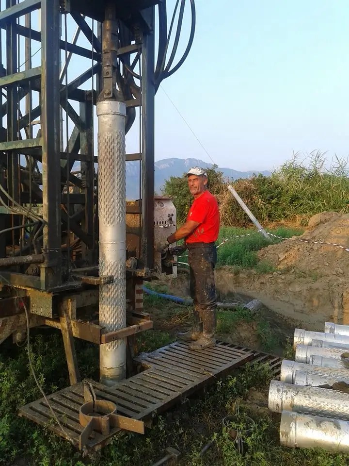 China 304 Stainless Steel Continuous Machine Slotted Wire Wound Water ...