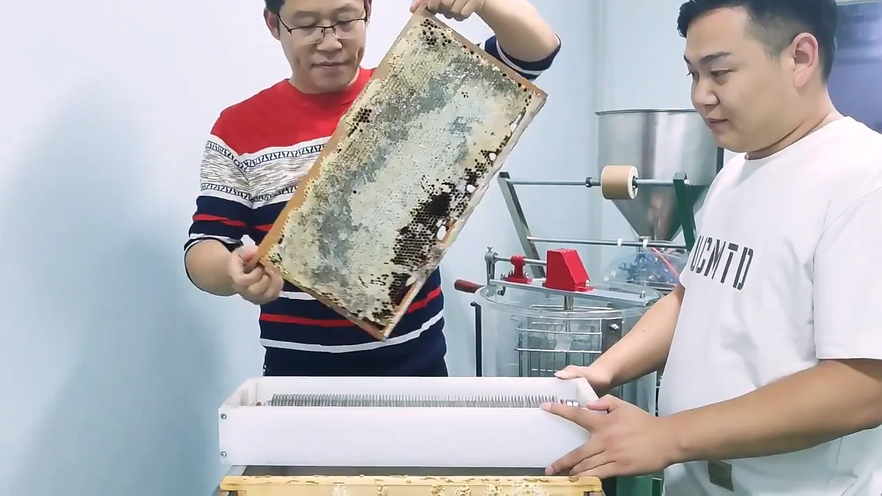 Beekeeping Equipment Roller Type Honeycomb Uncapping Machine - Buy ...