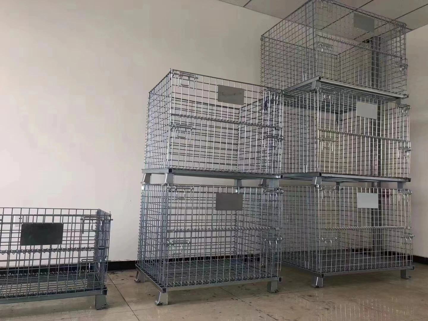 Galvanized Steel Wire Mesh Container with Casters