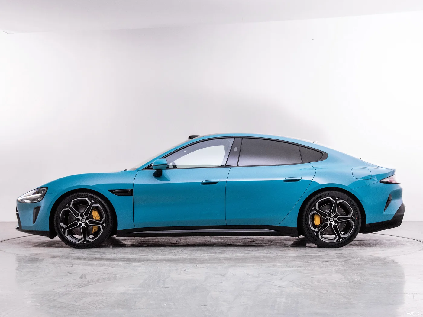 Xiaomi Car MIUI Xiaomi SU7 2024 Electric Vehicle High Speed