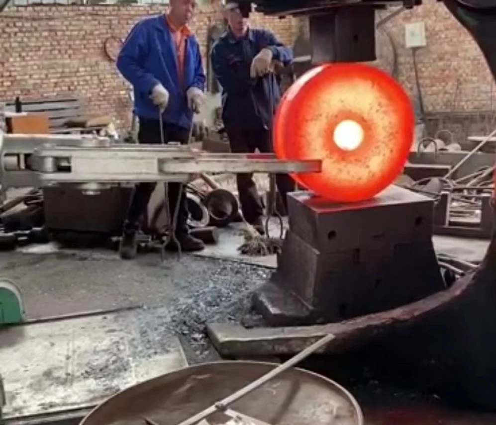 Mechanical and Hydraulic Forging Manipulator with Railr 2.3T| Alibaba.com