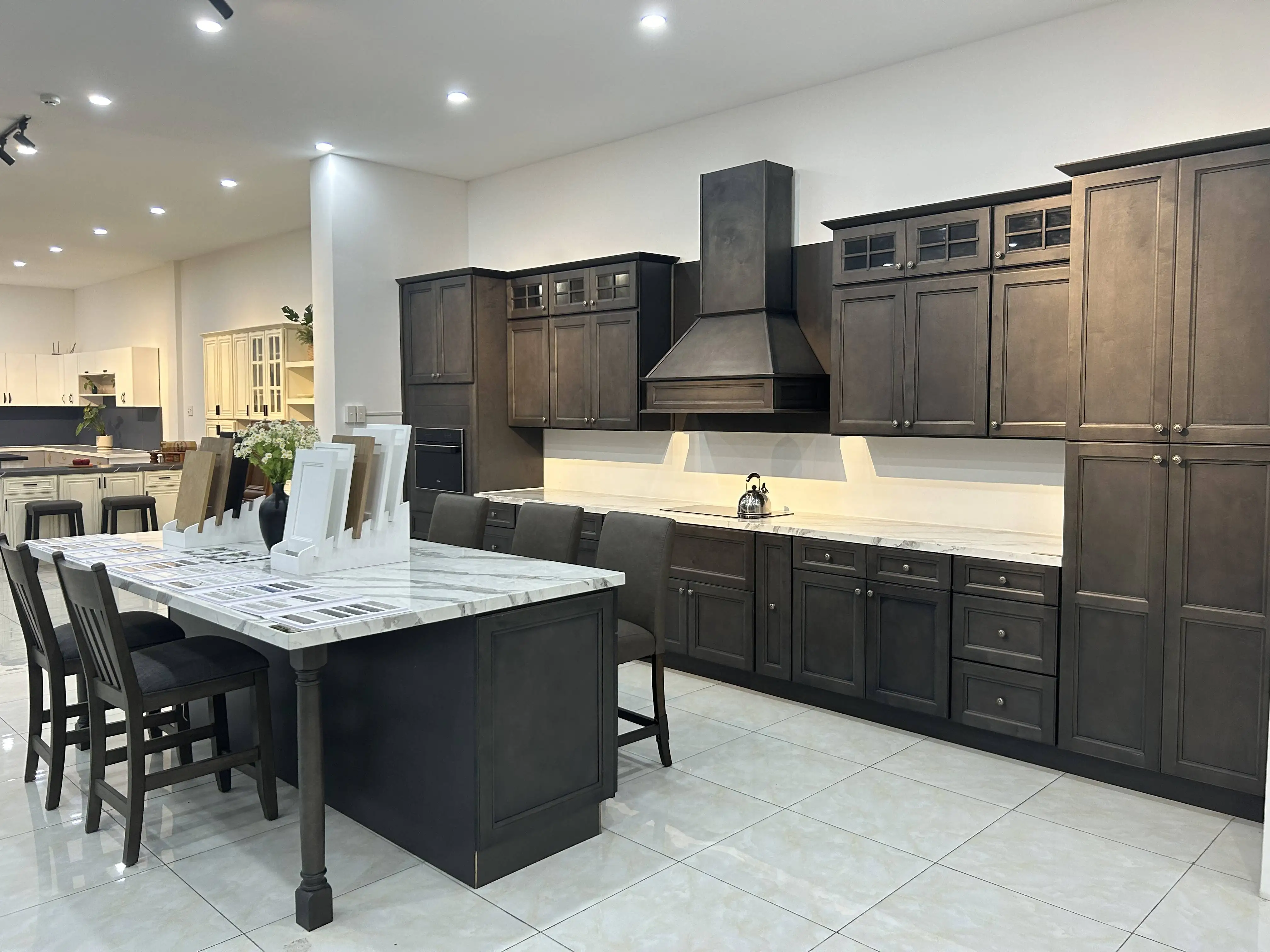 Luxury Classic Solid Wooden Kitchen Cabinet Furniture Designs American ...