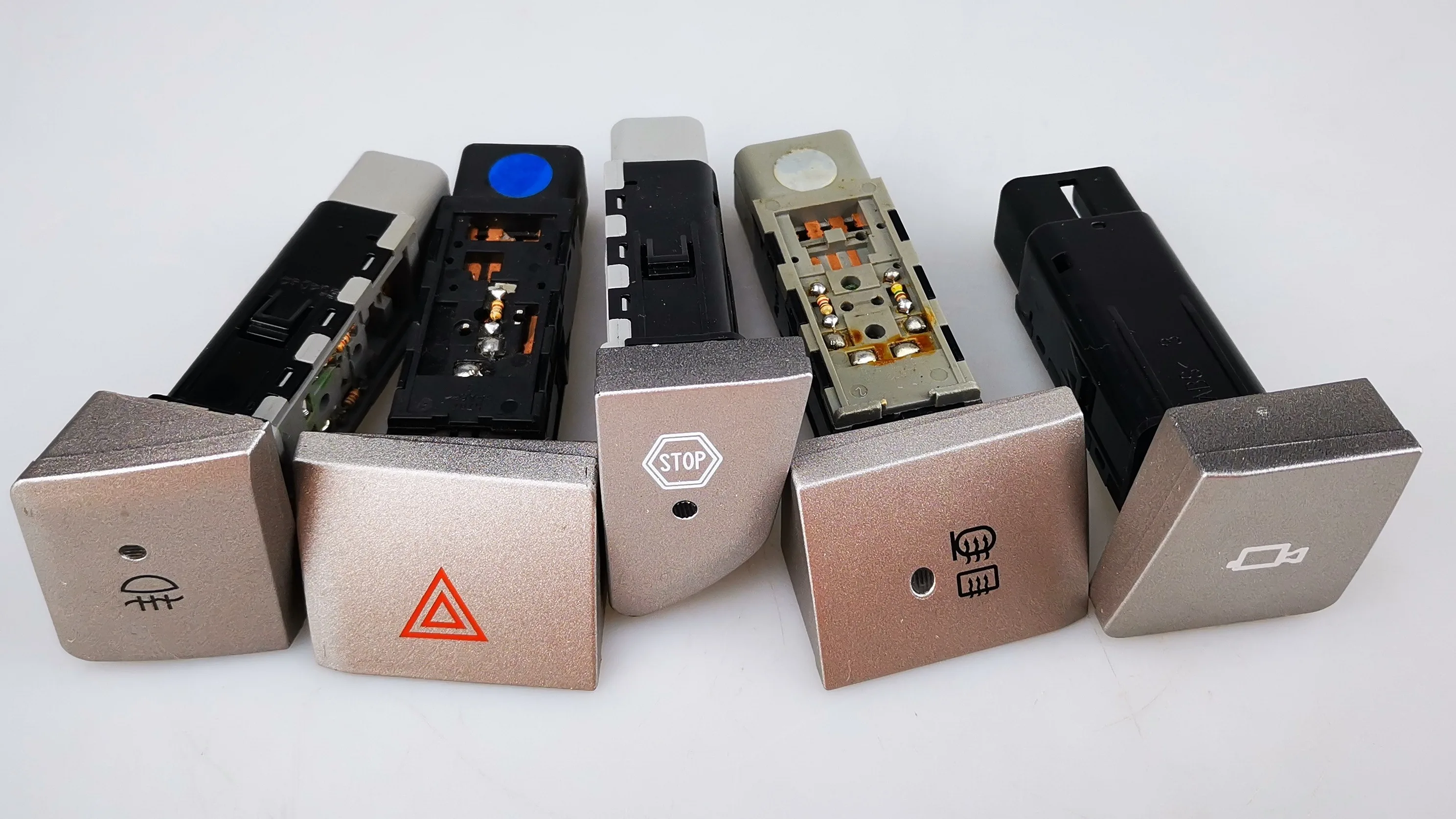 Saic Maxus V80 Instrument Switch Combination Visc - Buy T60 V80 D90 G10 ...