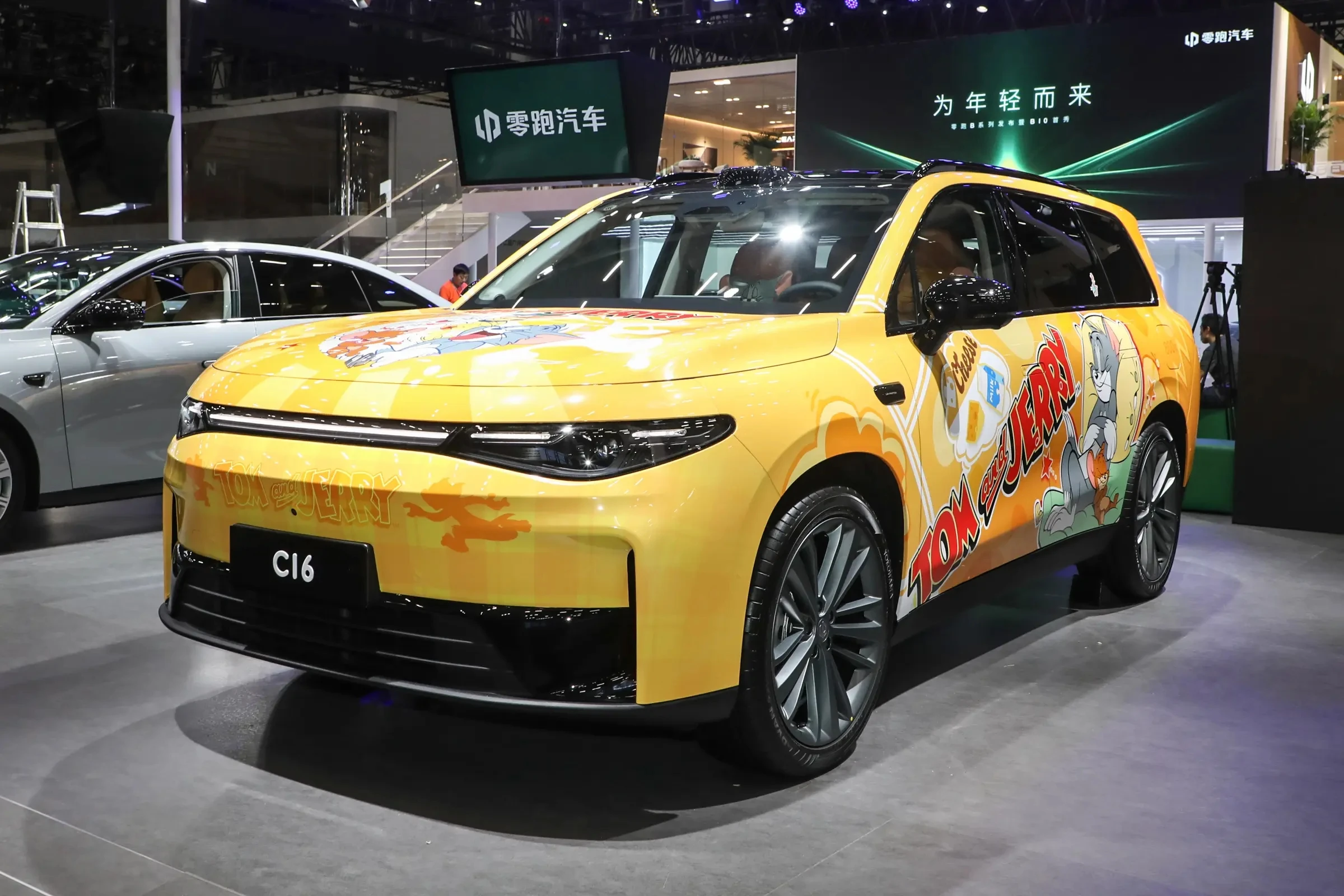 Leapmotor C16 Hybrid EV - 6-Seater SUV with Long Range