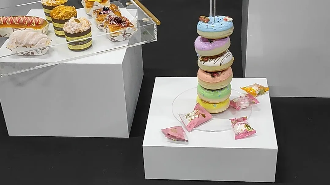 Clear Black White Square Cube Buffet Table Risers White Acrylic ...