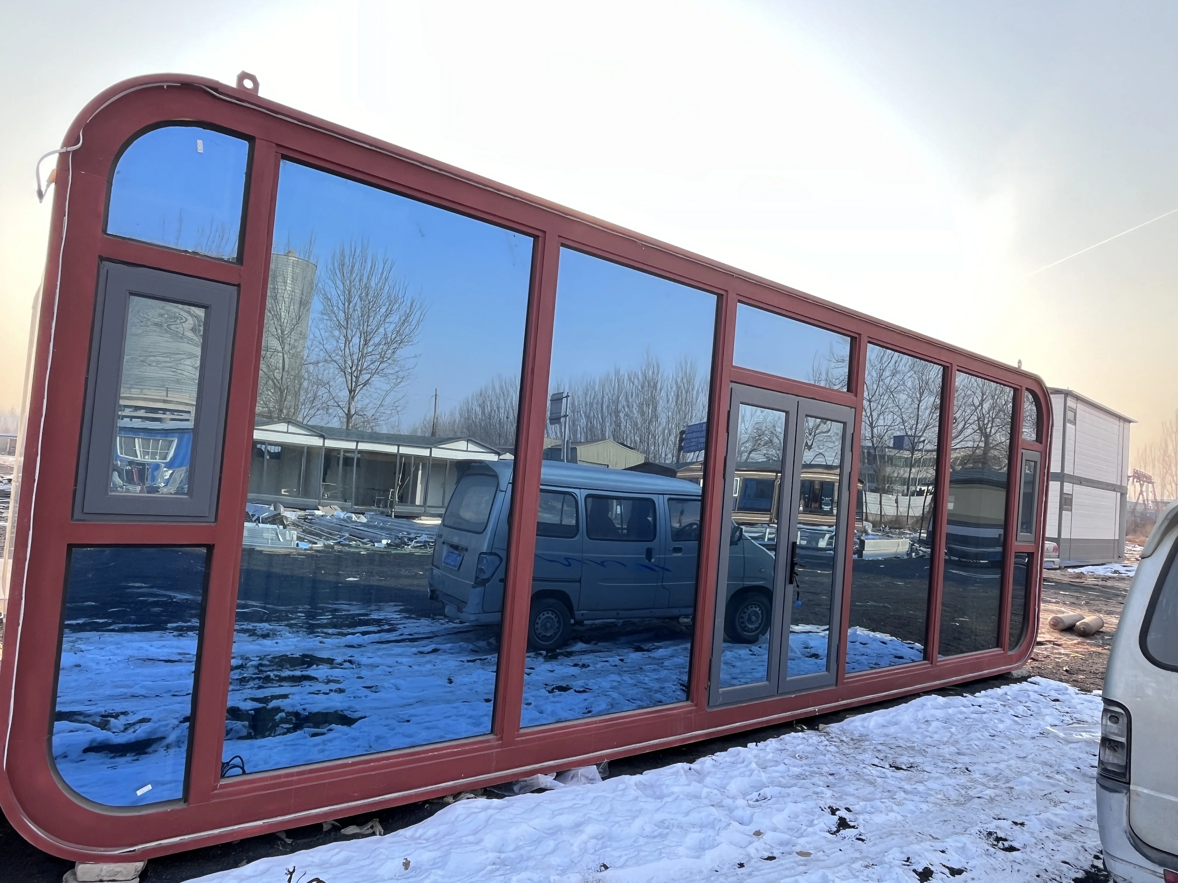Luxury Container Hotel - Space Capsule House for Travel