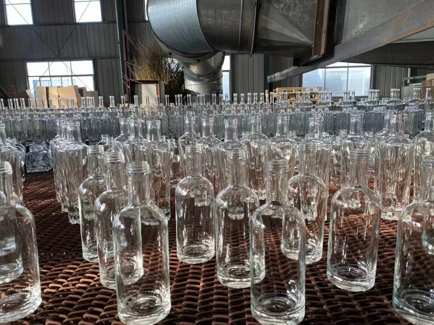 Borosilicate Hydrochloric Acid Heat Resistant Glass Pistol Wine Bottle ...