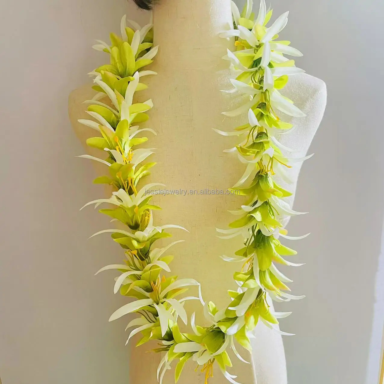 Spider Lily Fabric Flower Necklace - Perfect for Parties