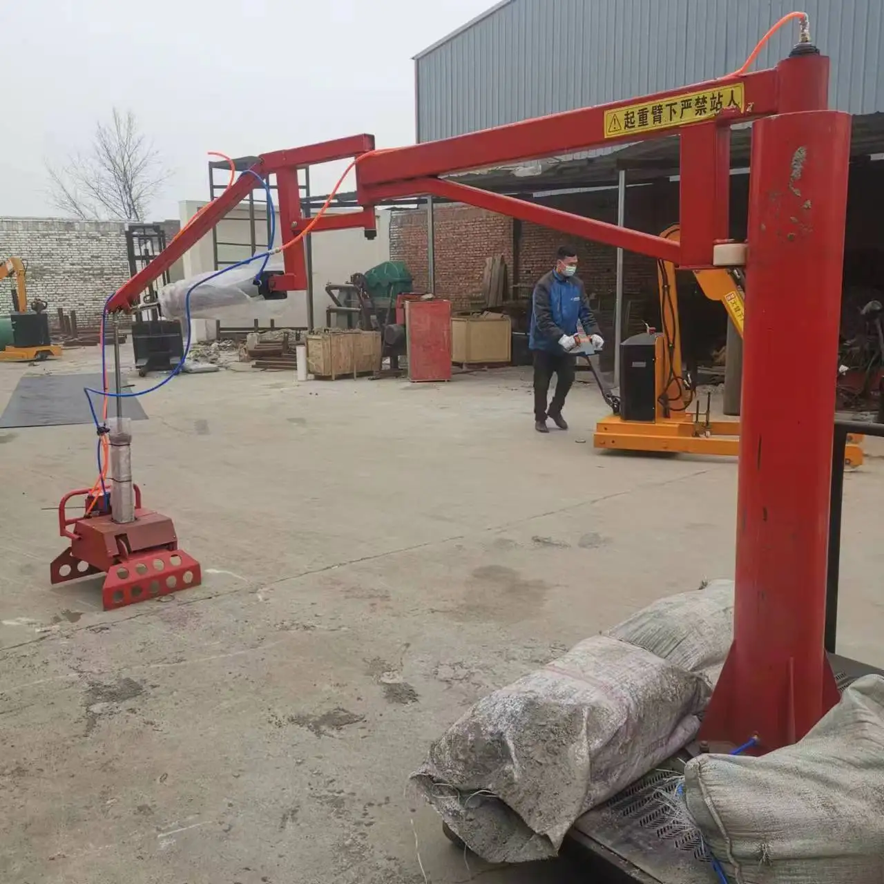 Portable Pneumatic Mechanical Gripper - 200KG Power-assisted