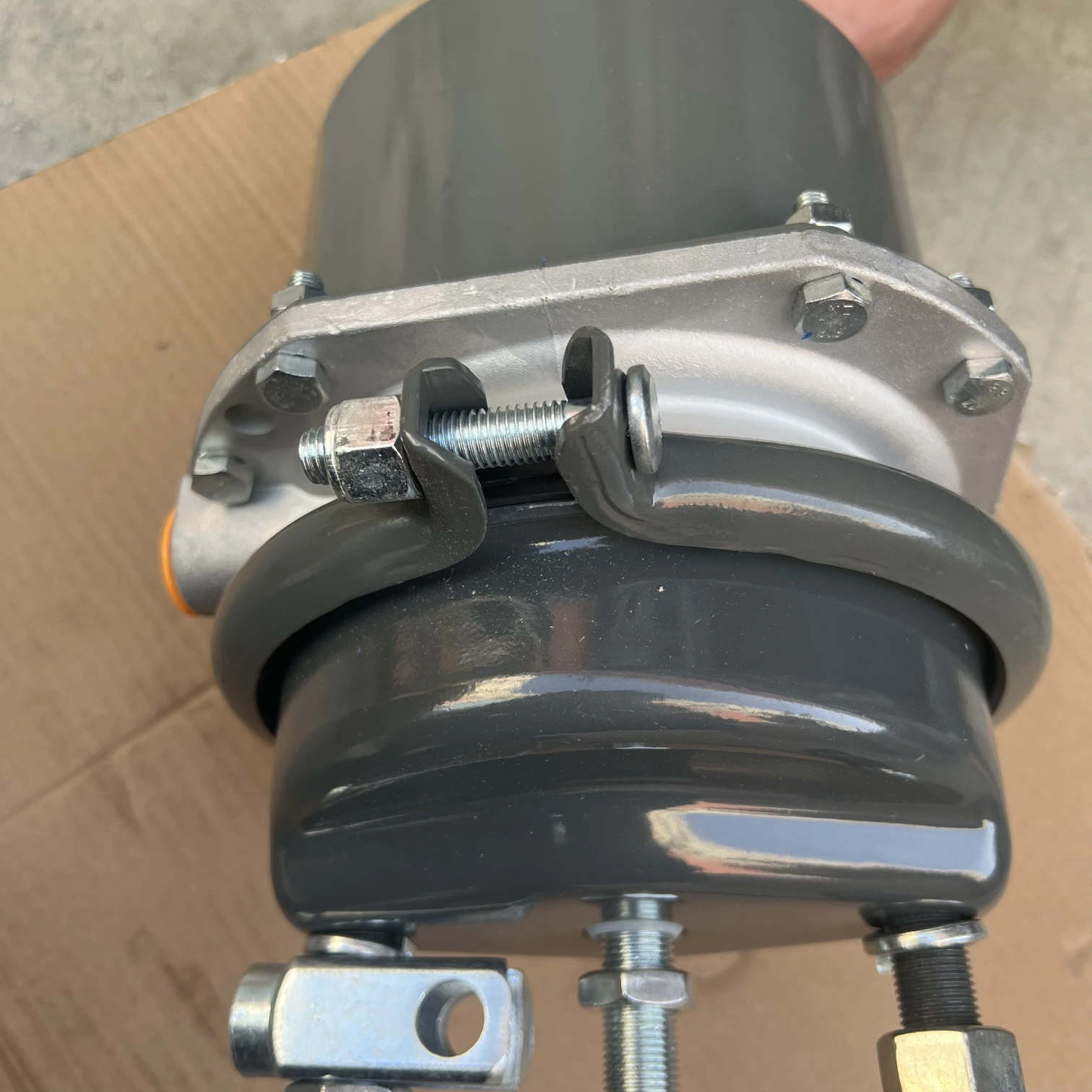 Sinotruk Howo Original Diaphragm Spring Brake Chamber Wg9000360601 ...