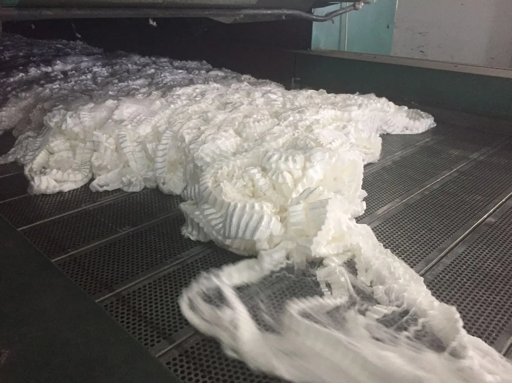 Polypropylene Tow Long Raw White Crimped Greasy Dirt Filter Fiber for ...