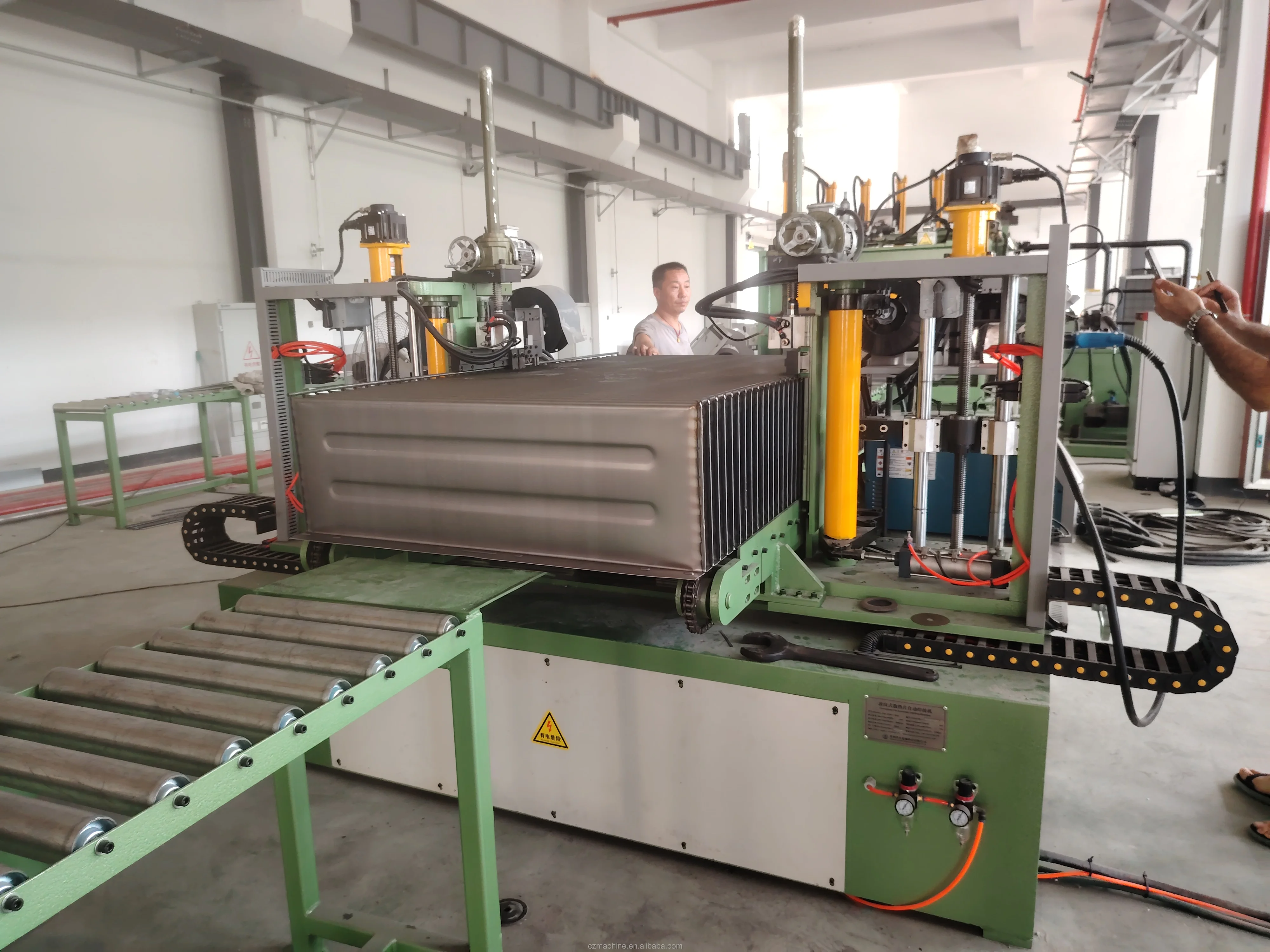 Automatic Transformer Corrugated Oil tank Fin Production Line and Seam ...