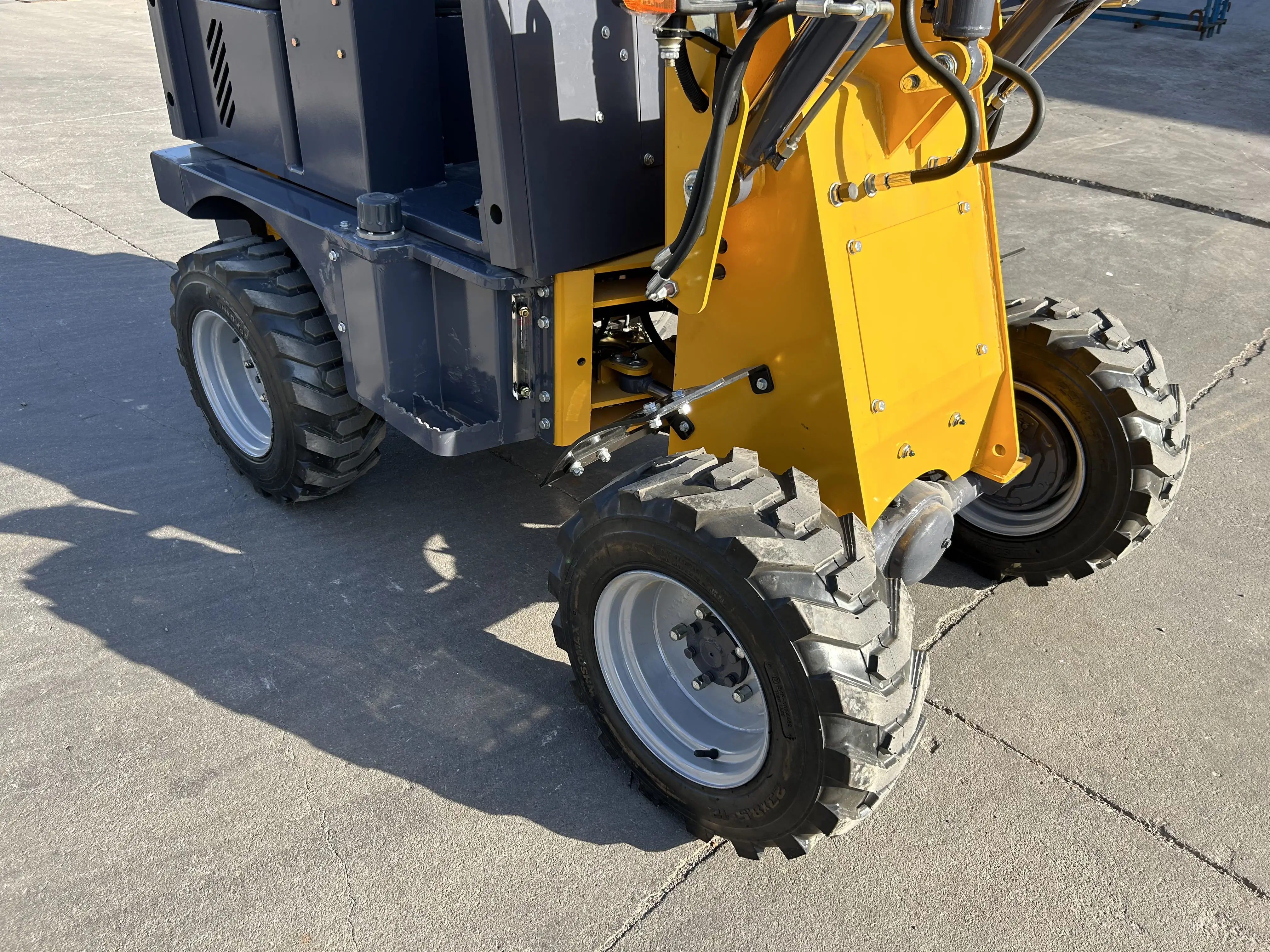 Multifunctional Small Mini Electric Loader - 500kg EPA Logs